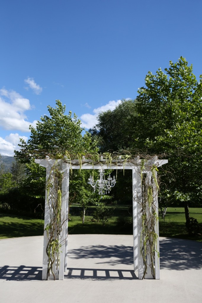 Sara & Marc’s Rustic Wedding at the Cove Lakeside Resort – Classic ...